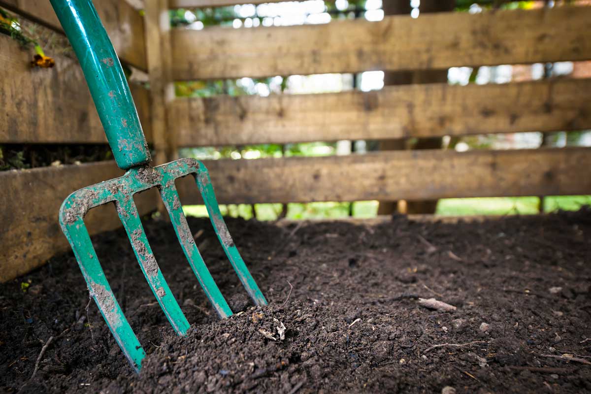 The Do’s and Don’ts of Composting – Cascade Manufacturing